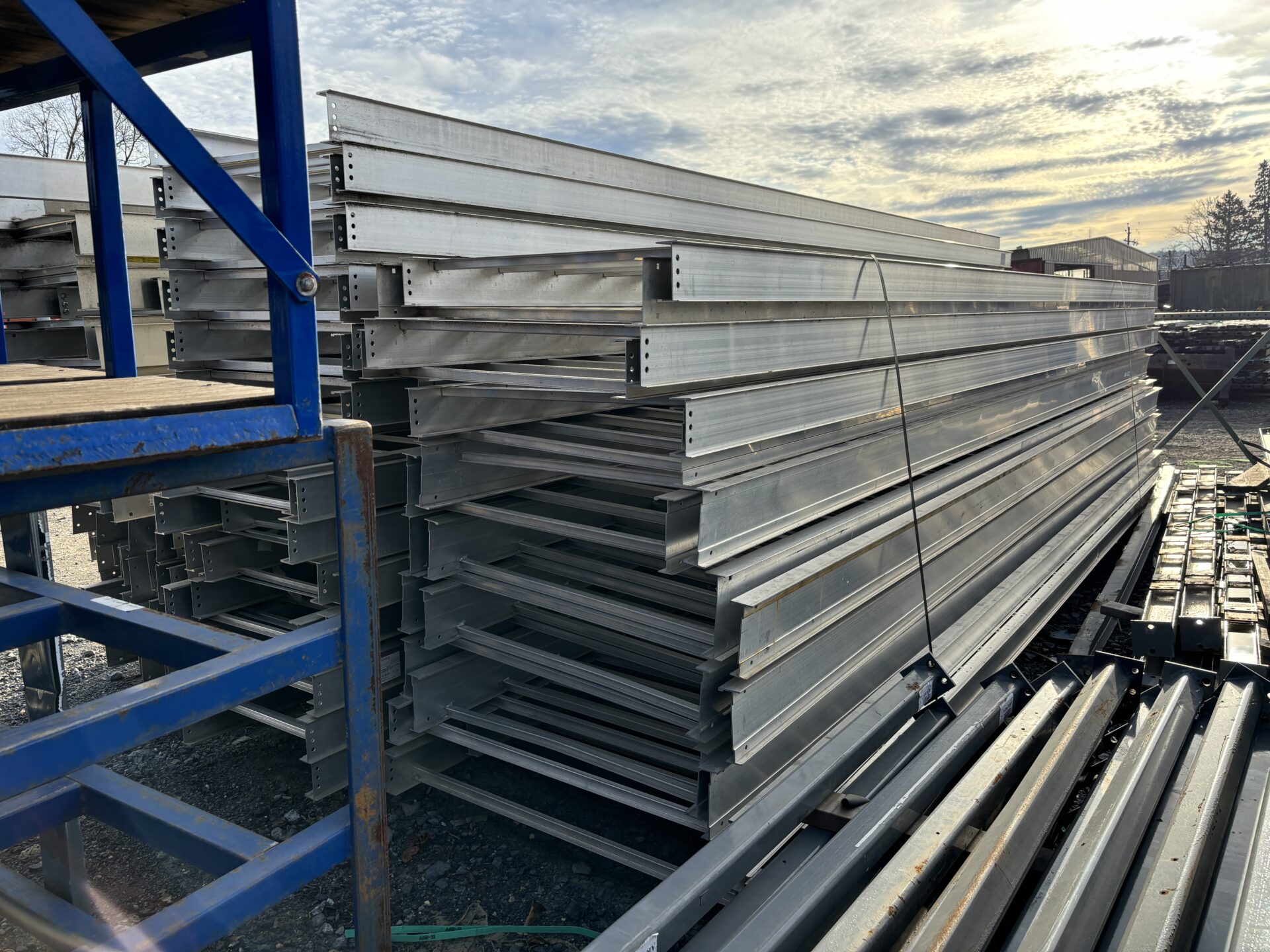 MP Husky A9IYC-30-240 Aluminum Cable Tray Ladder Type 4.5″ x 30″ x 240 ...