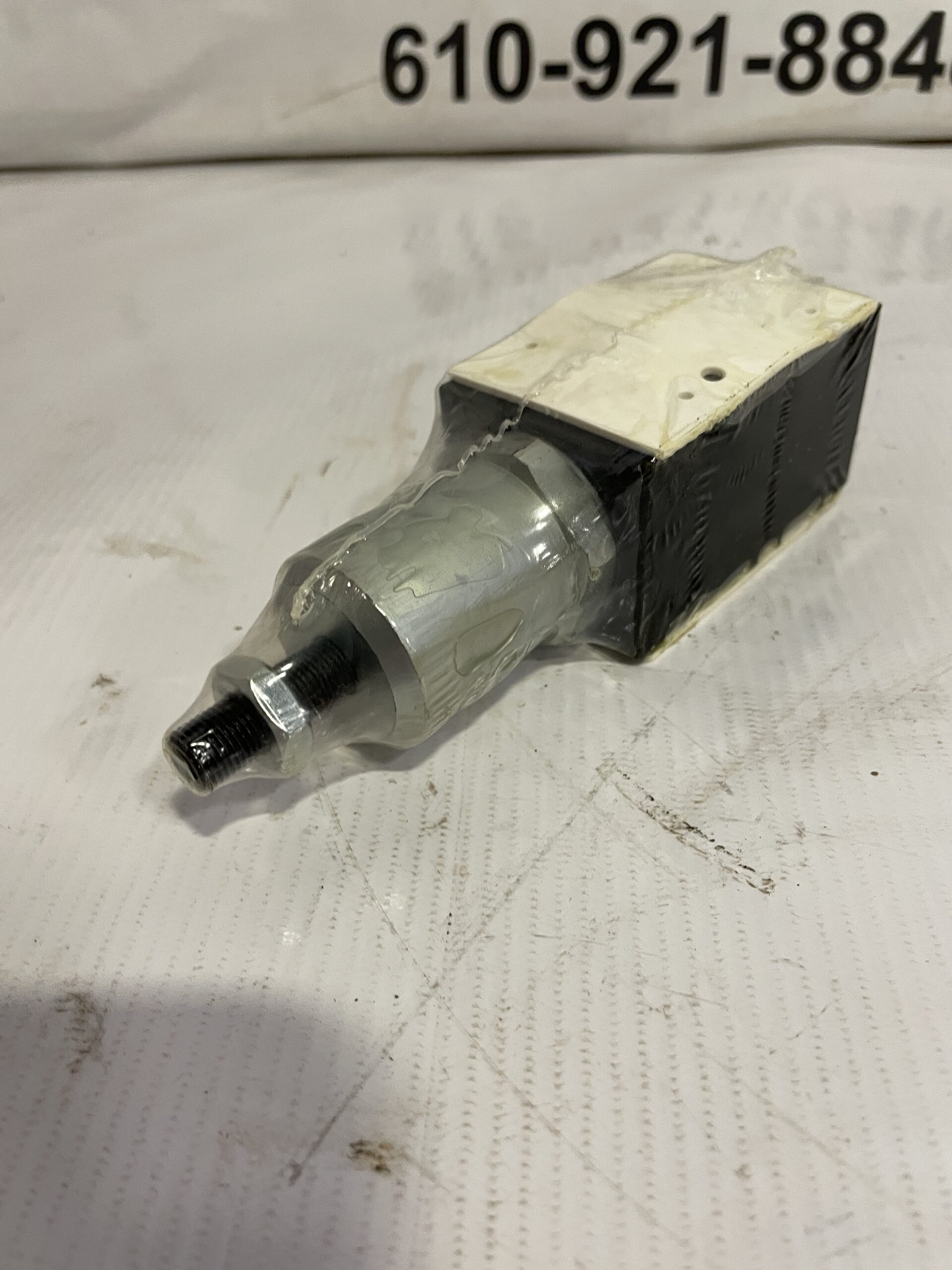 Brevini AM3RDP1C3004 Hydraulic Directional Control Valve – Moses B. Glick