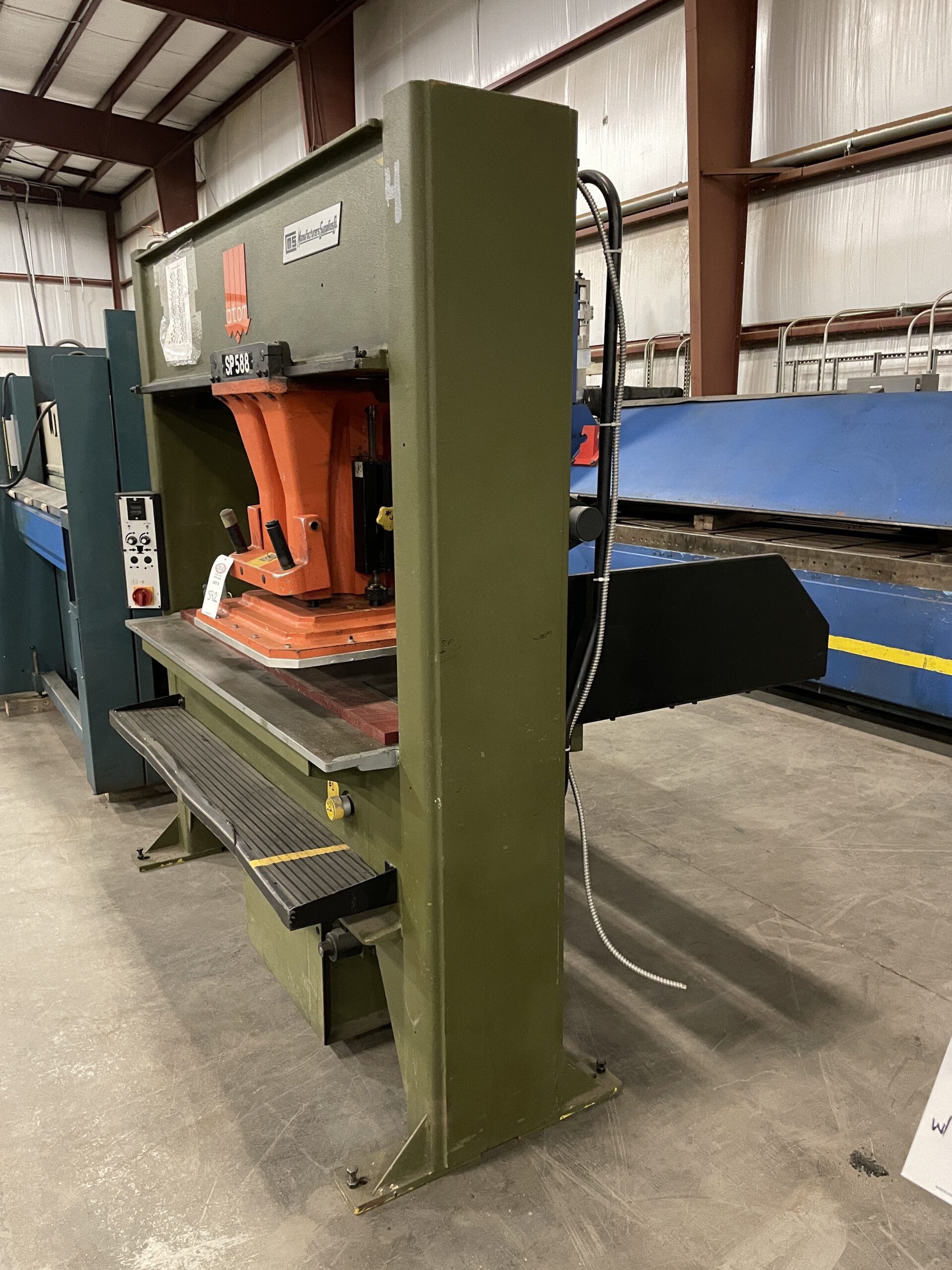 Atom SP588 Oildynamic 25 Ton Traveling Head Cutting Press w/ Movable ...
