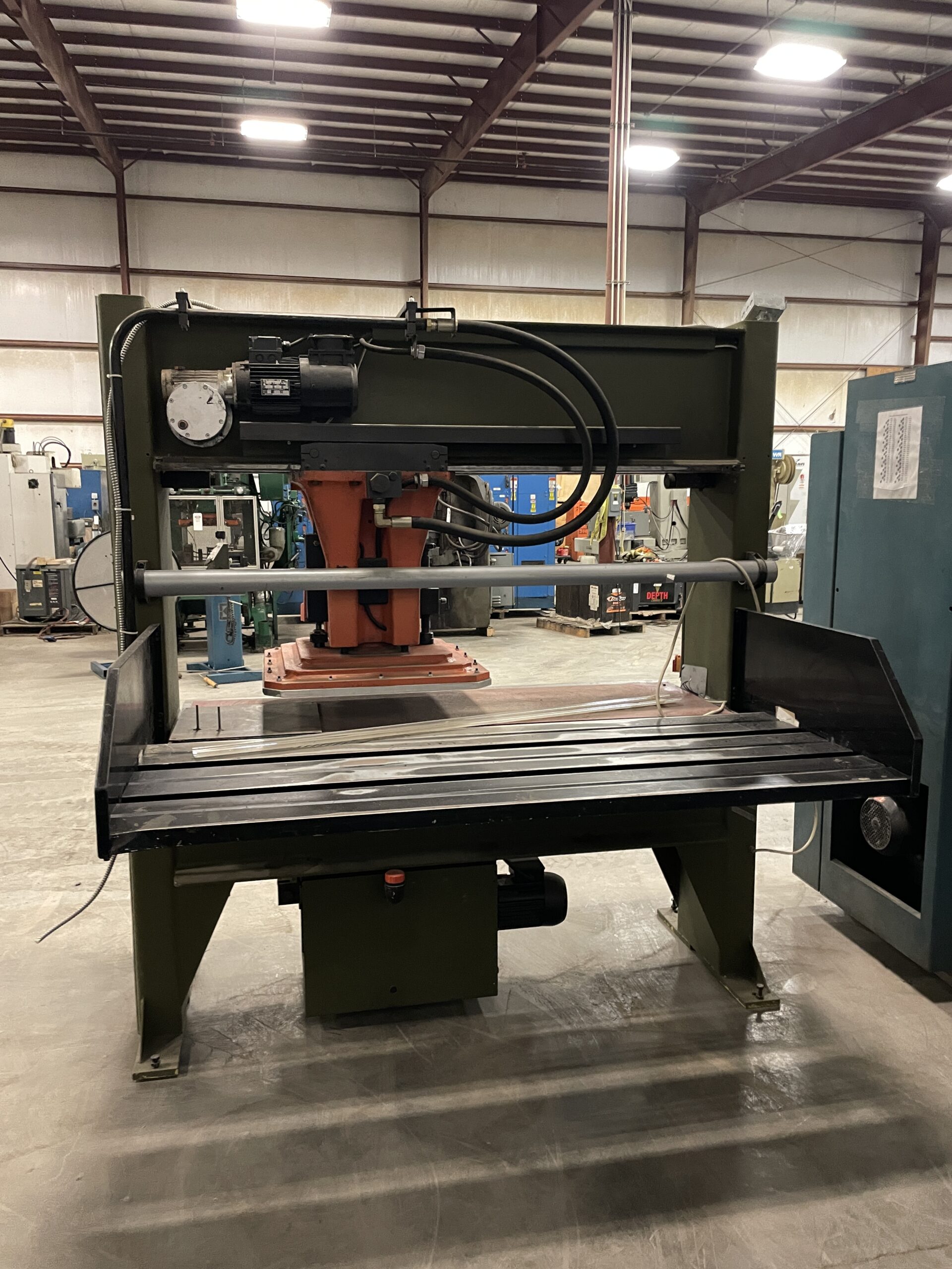 Atom SP588 Oildynamic 25 Ton Traveling Head Cutting Press w/ Movable ...