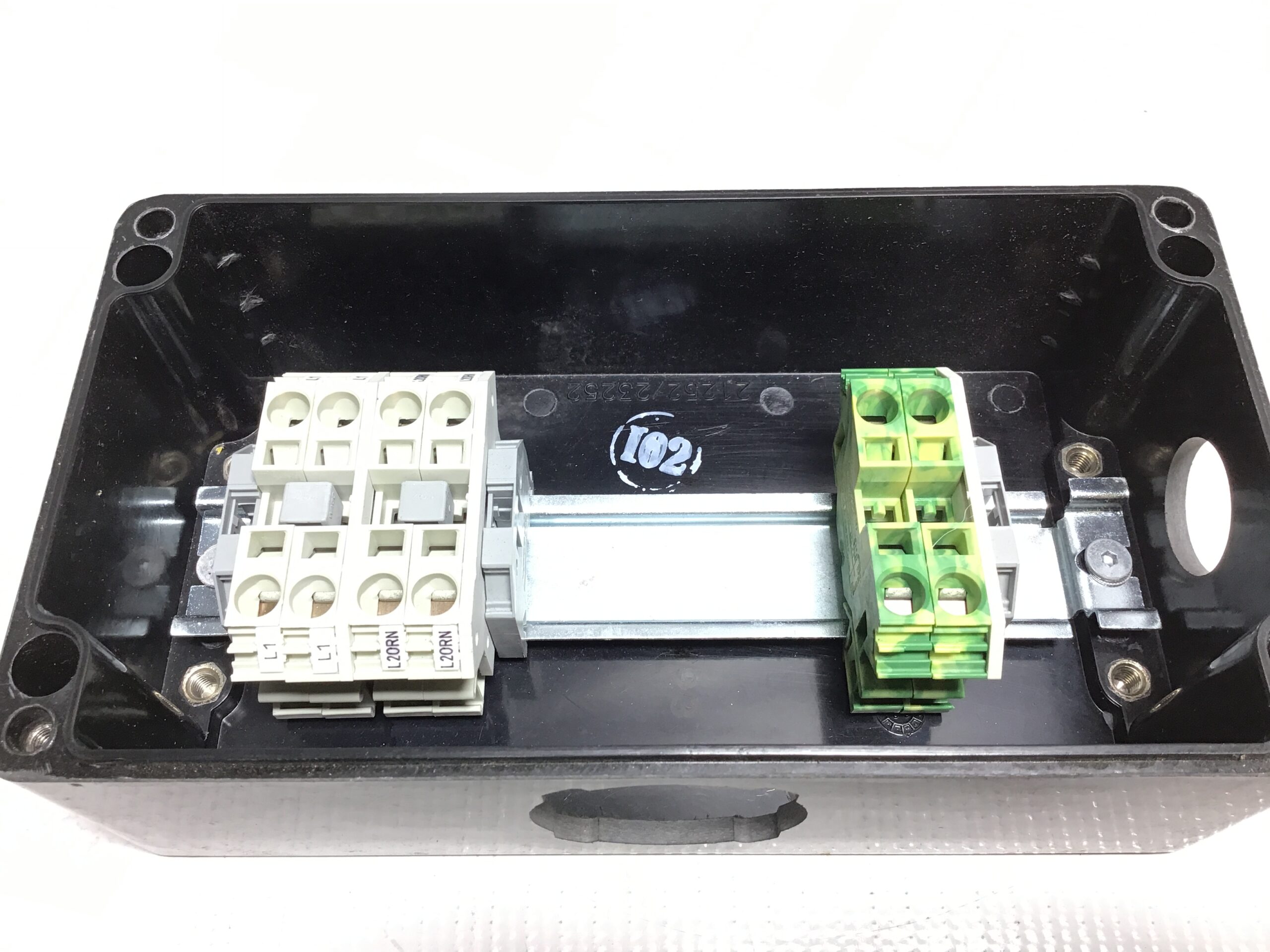 Raychem JBM-100-A Junction Box Type 4X Temp Code T – Moses B. Glick