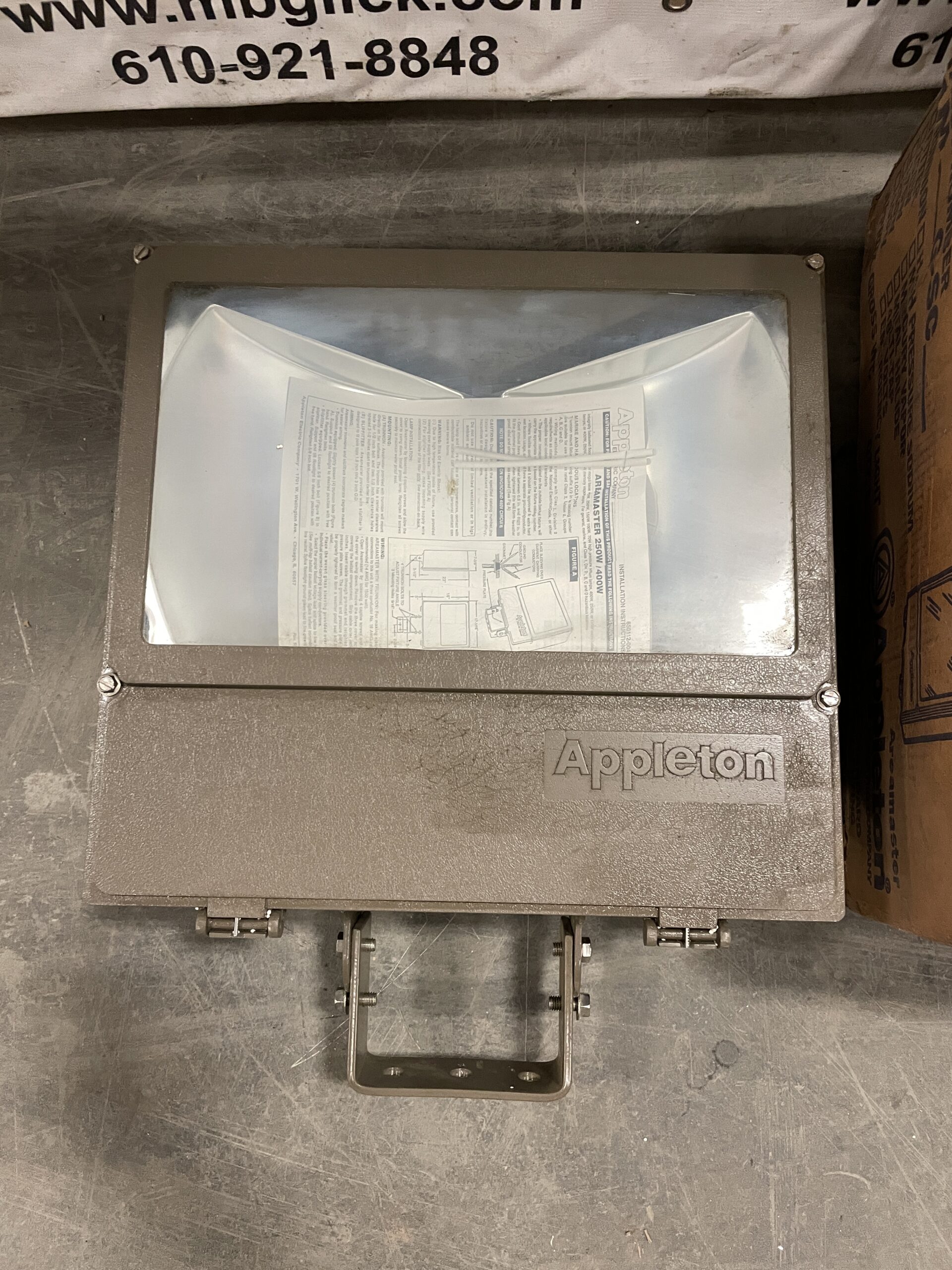 Appleton Areamaster G-AM671L-MTI/2 Floodlight 120/208/240/277V 250W HPS ...