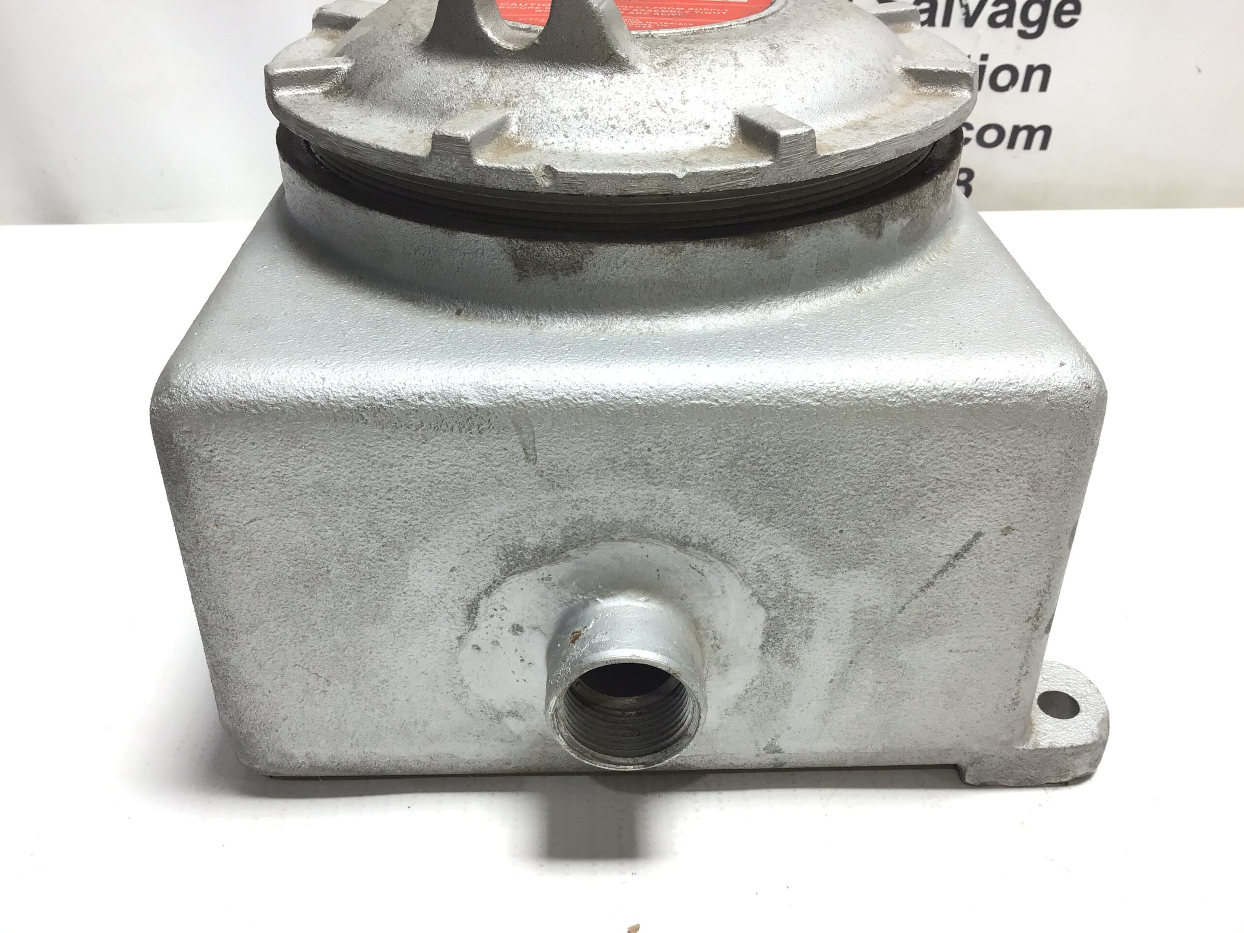 Crouse-Hinds 2 – GUB06 1 33 GB Explosionproof and Dust Ignition Proof ...