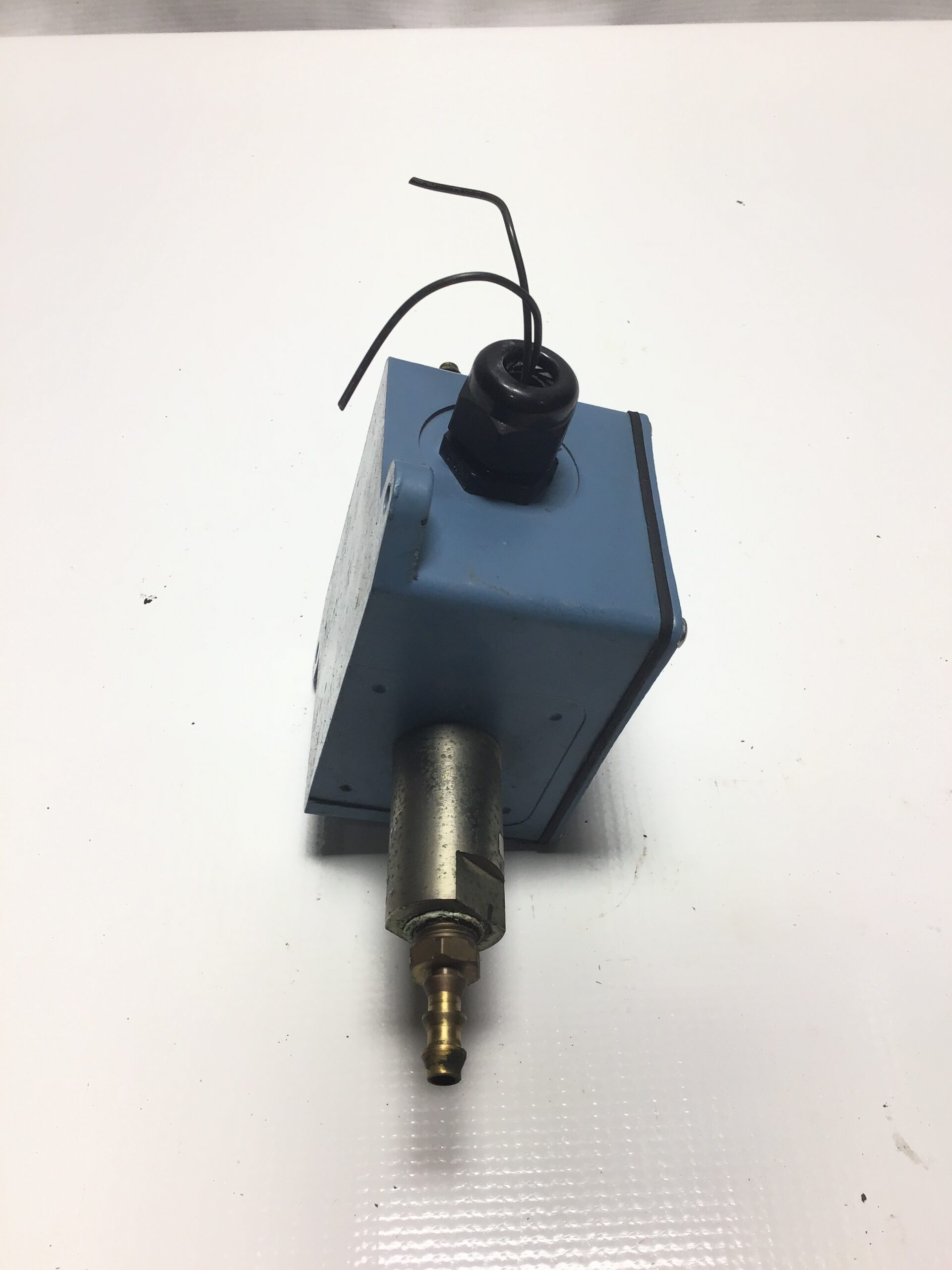 Omega PSW-152 General Purpose Industrial Pressure Switch 0-25PSID 0-172 ...