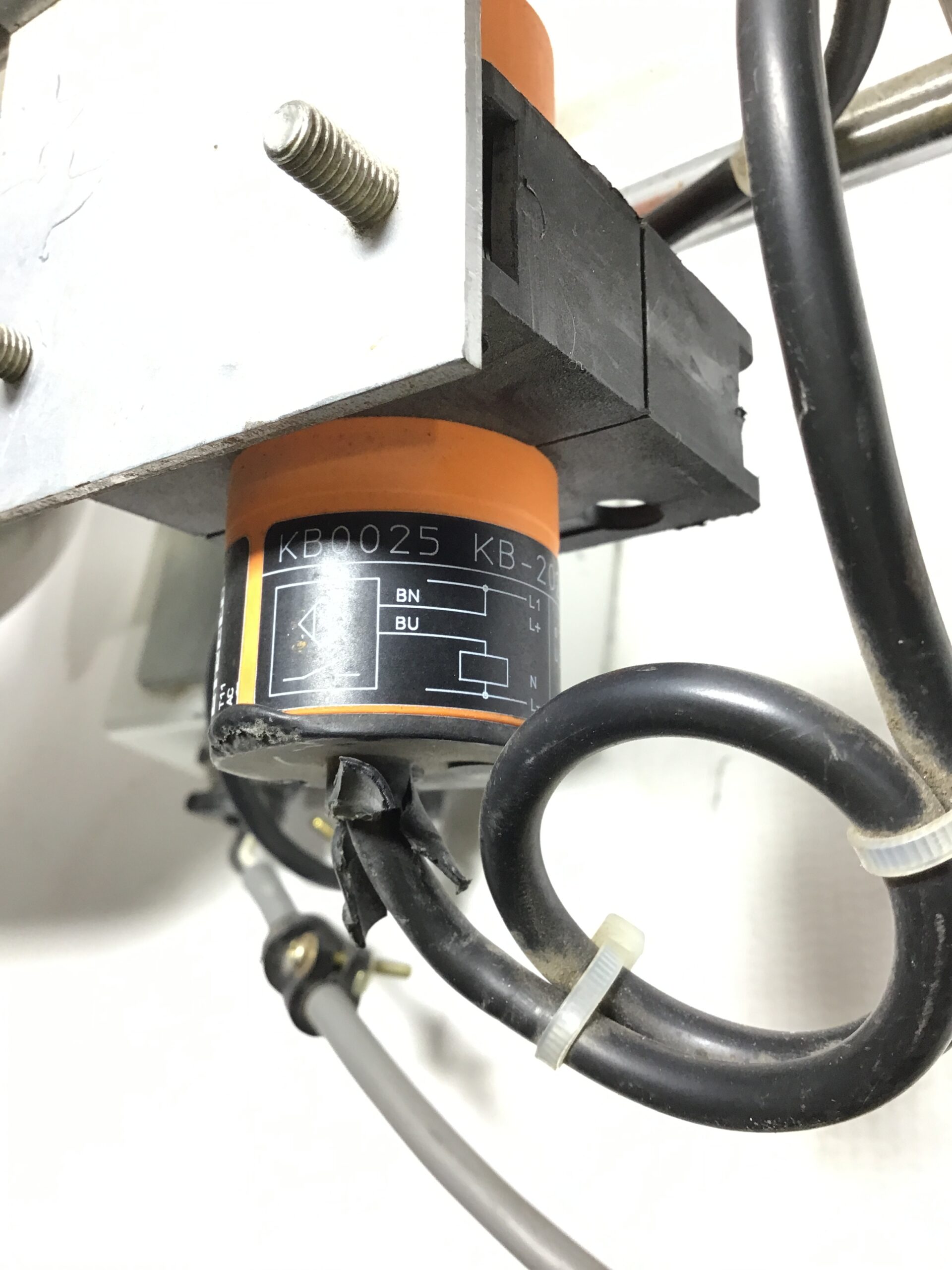 Kawata Dry Material Vacuum Loader Receiver Hopper – Moses B. Glick