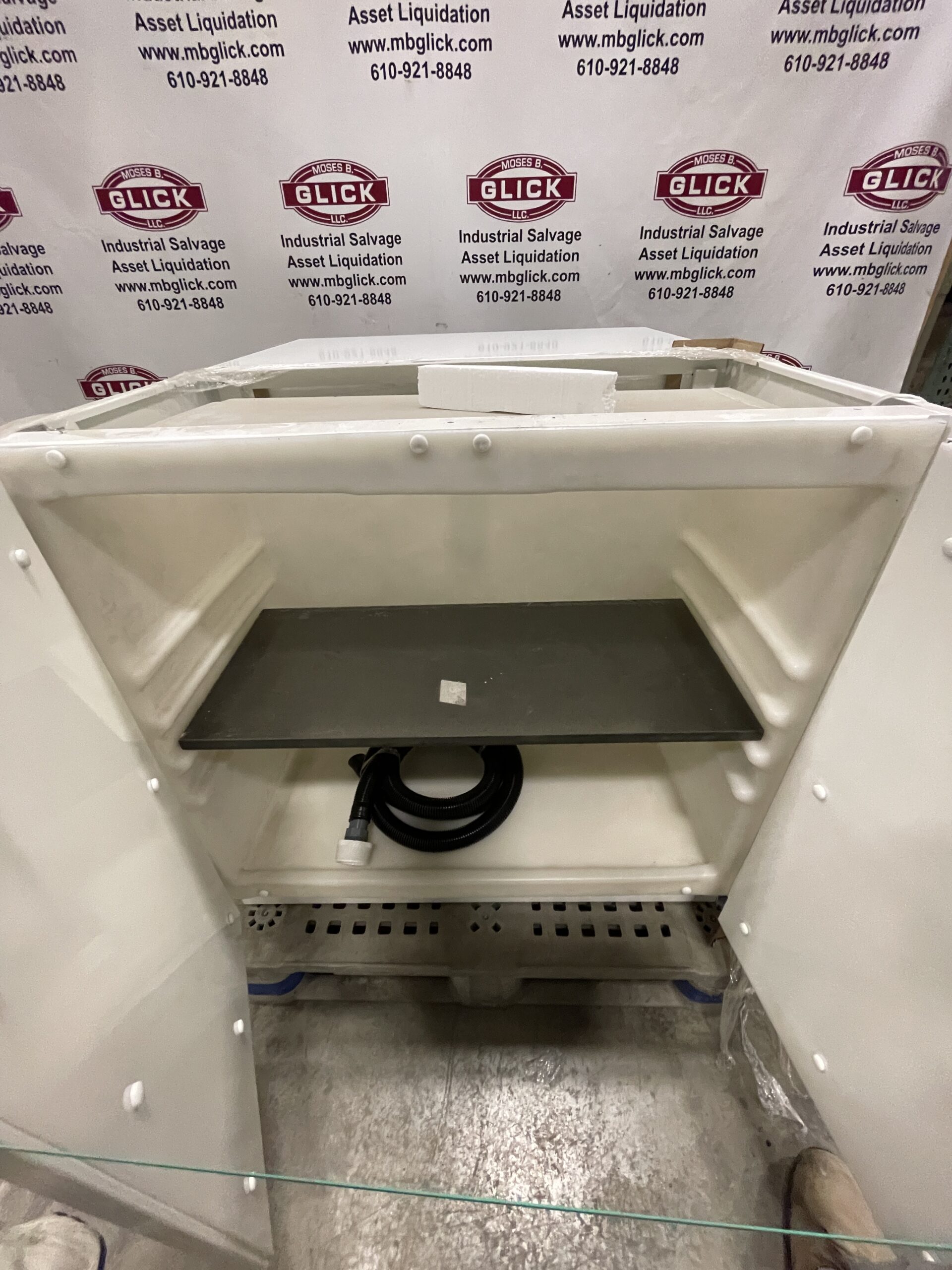 NEW Mott 693226 36″ 75L Laboratory 2-Door Undercounter Acid Storage ...