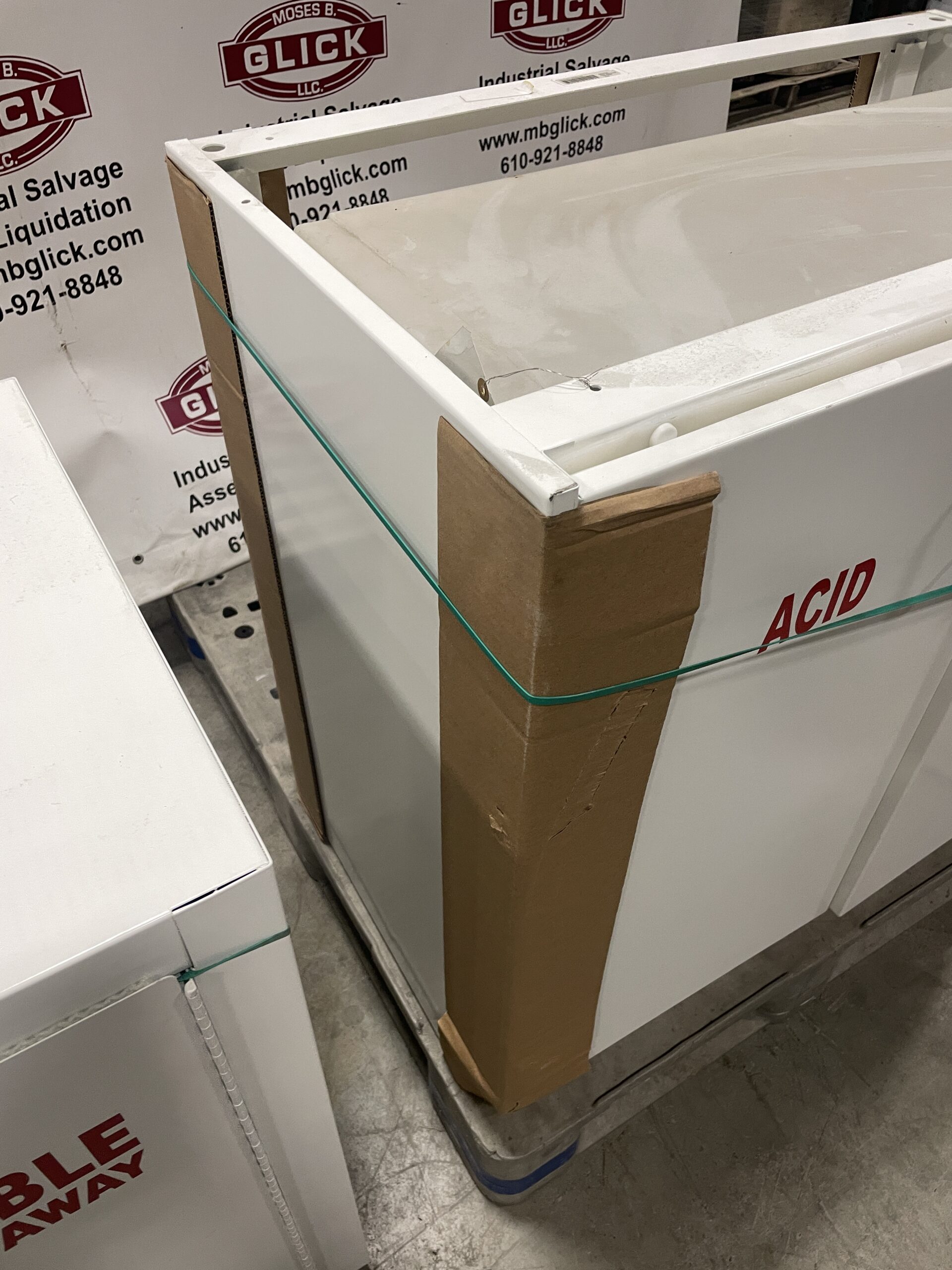 NEW Mott 693226 36″ 75L Laboratory 2-Door Undercounter Acid Storage ...